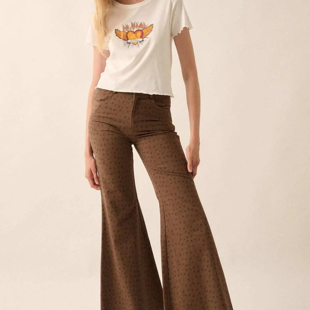 Dynamite Daisy Floral Twill Cropped Flare Pants